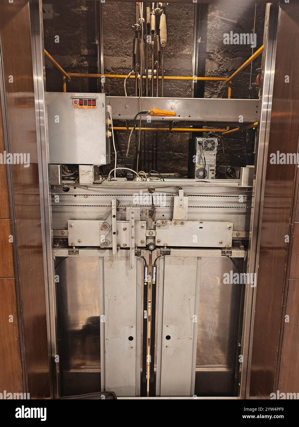 Mechanics elevator design hi-res stock photography and images - Alamy