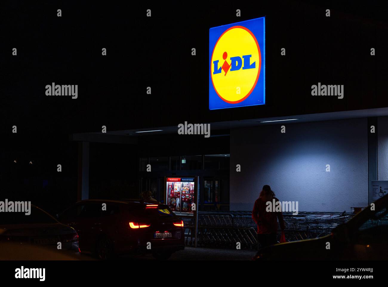 Signs and symbols, a Lidl grocery store, Mjölby, Sweden Stock Photo - Alamy