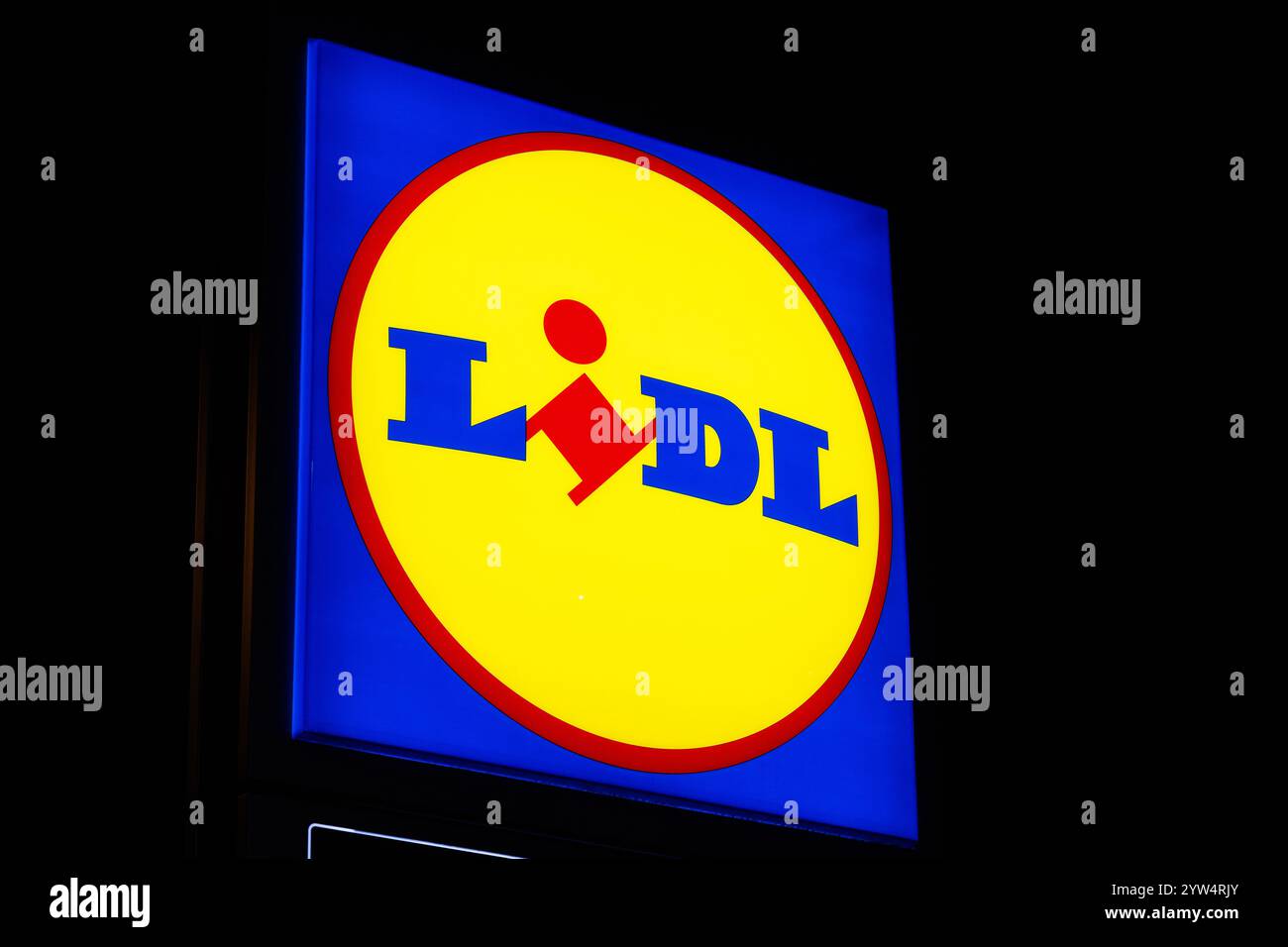 Signs and symbols, a Lidl grocery store, Mjölby, Sweden Stock Photo - Alamy