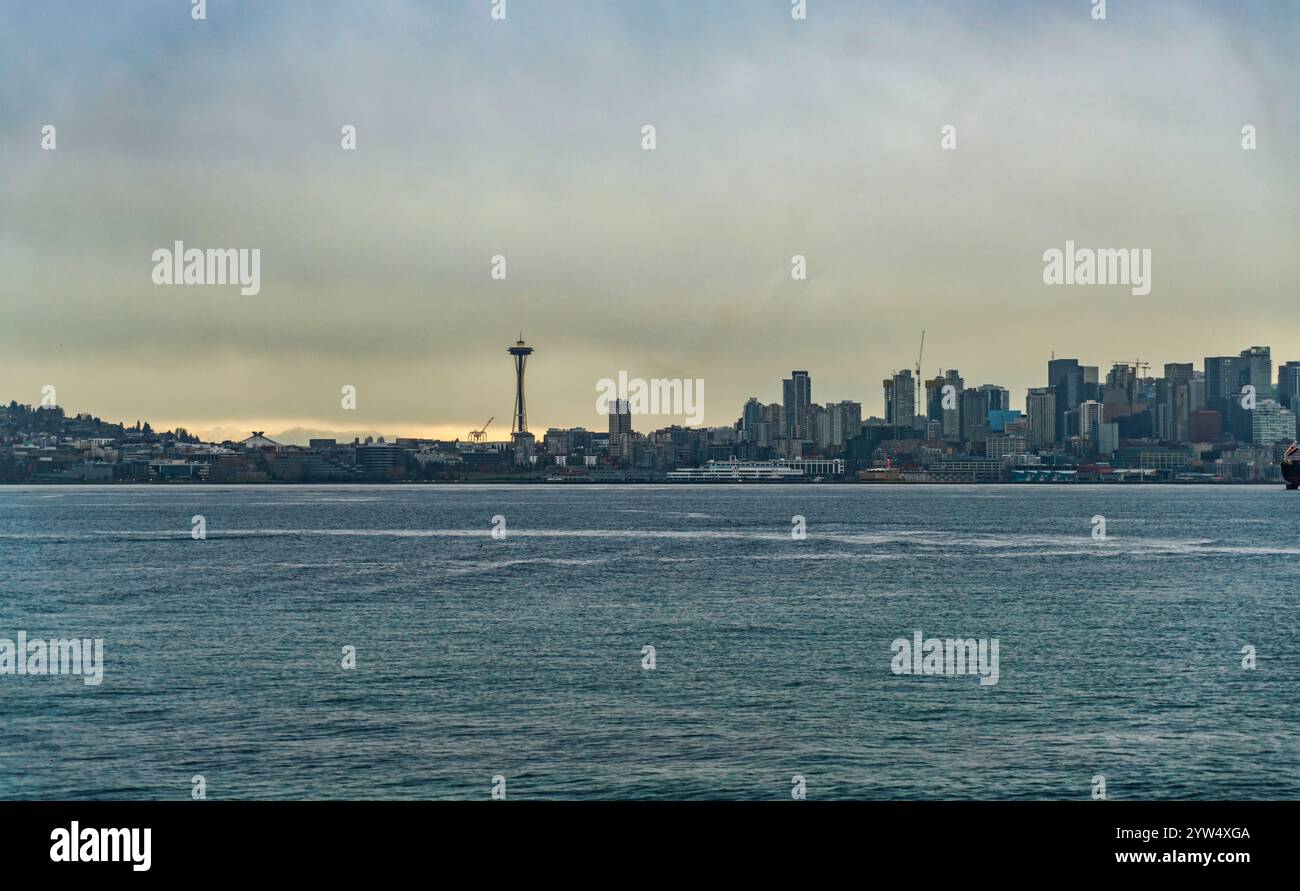 A view of the Seattle skyline on a rainy day Stock Photo - Alamy