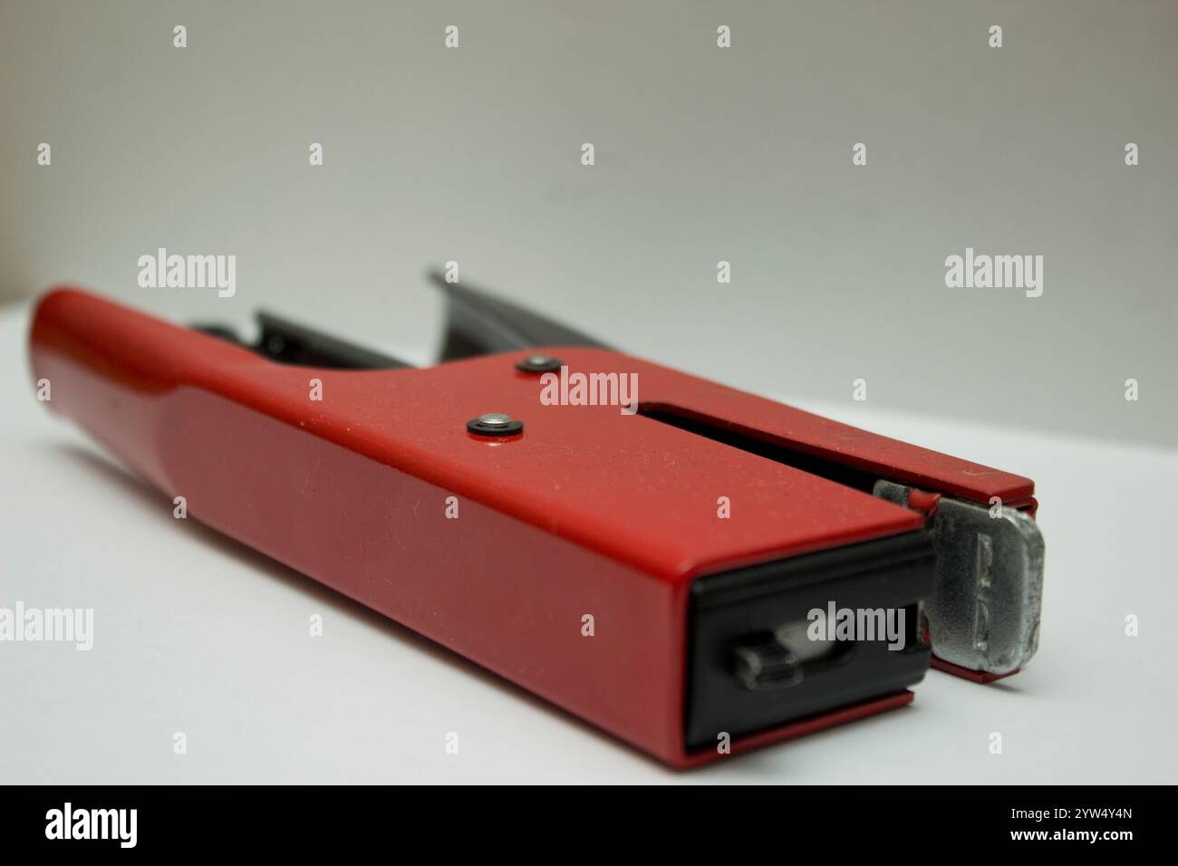 Paperclip alternative hi-res stock photography and images - Alamy