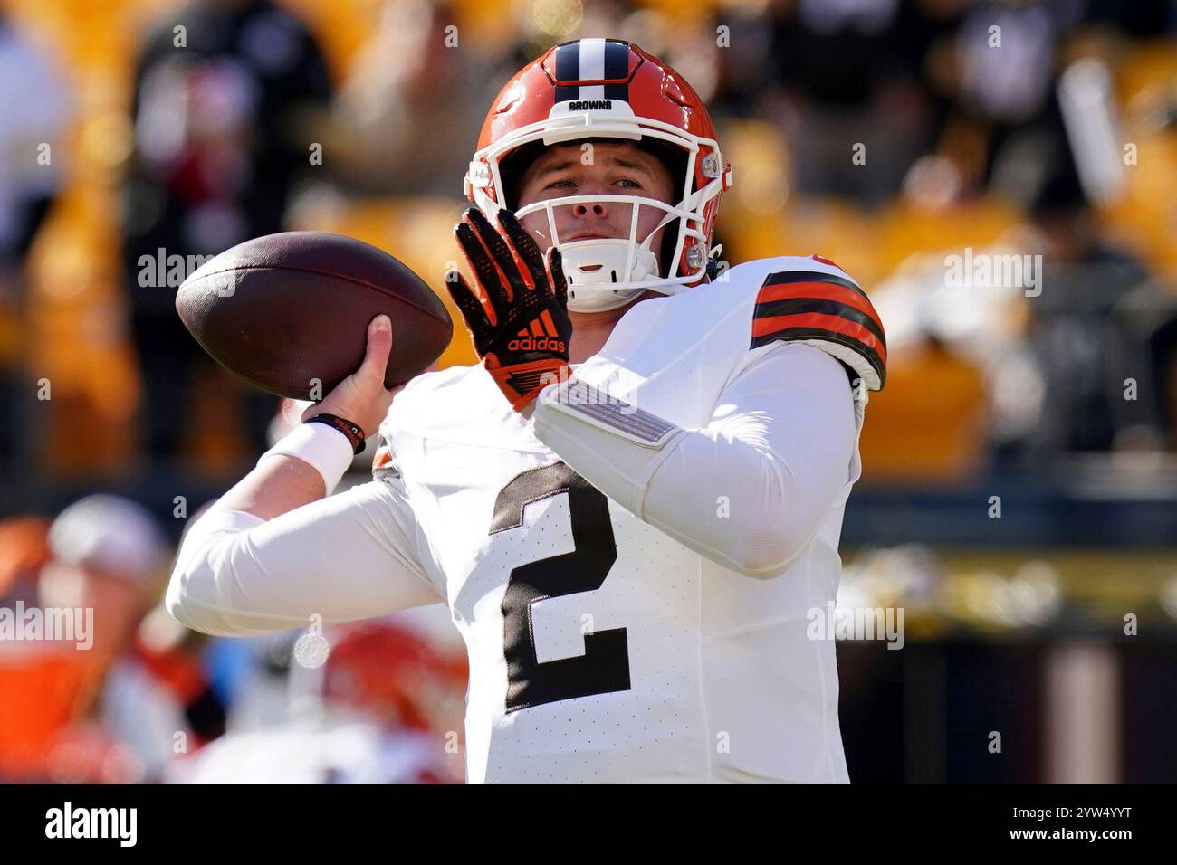Cleveland Browns quarterback Bailey Zappe (2) warms up before an NFL ...