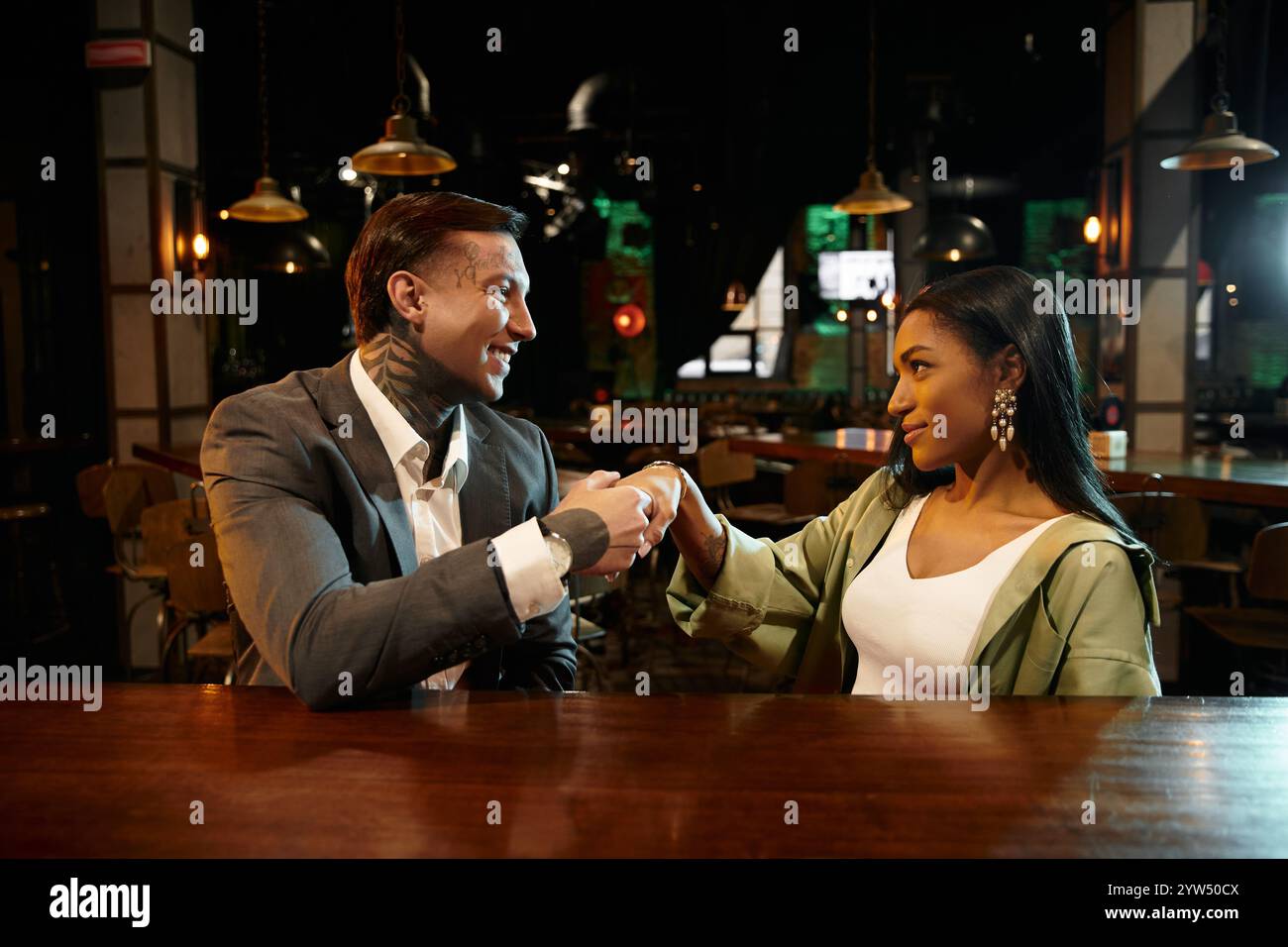 Black man woman date hi-res stock photography and images - Alamy