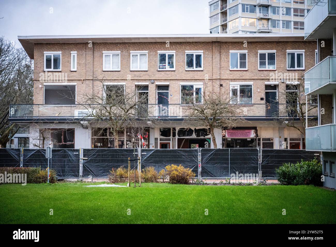 DEN HAAG - Demarcation on the Tarwekamp, two days after the explosions ...