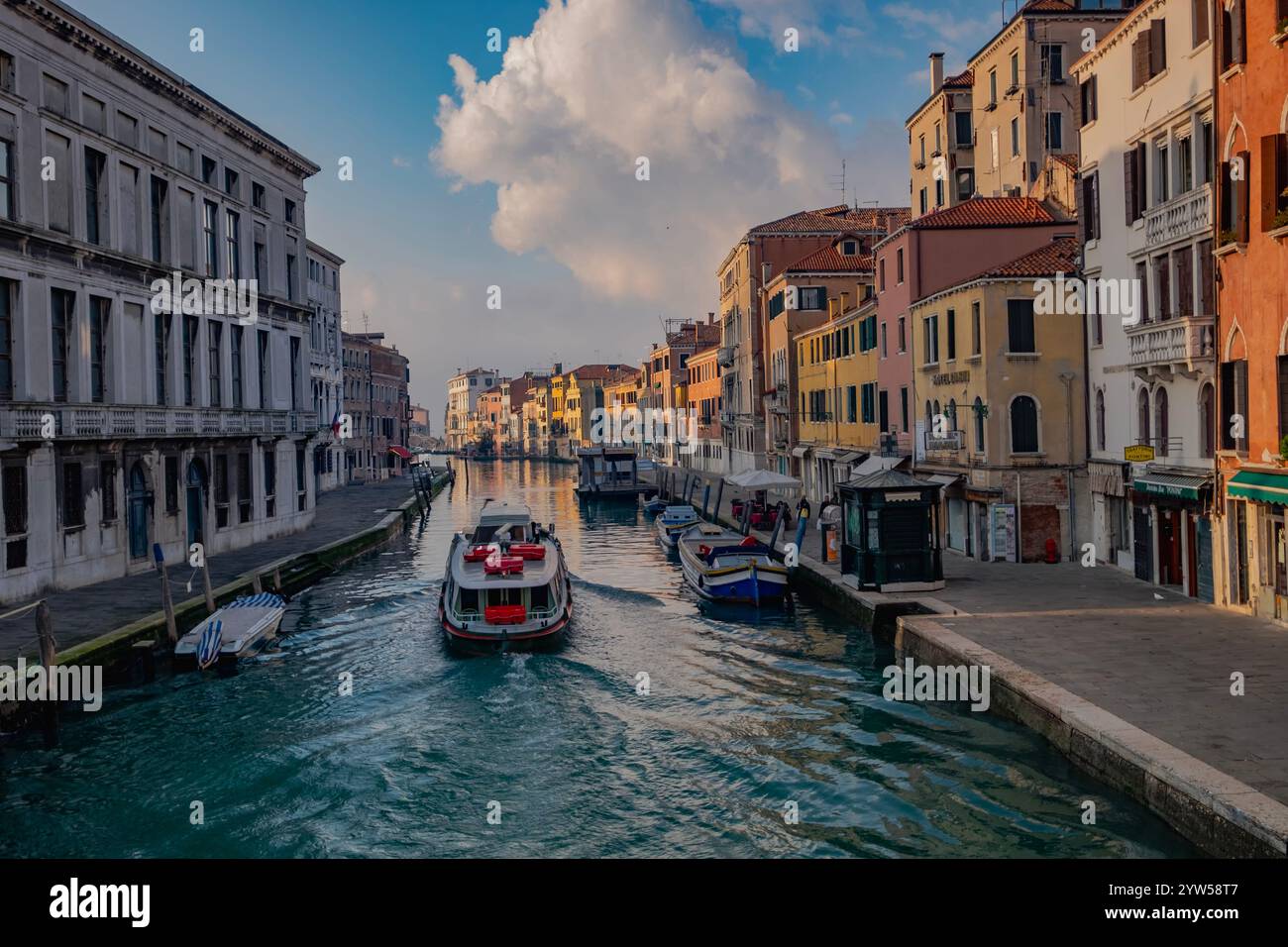 Typical street view in canal hi-res stock photography and images - Alamy