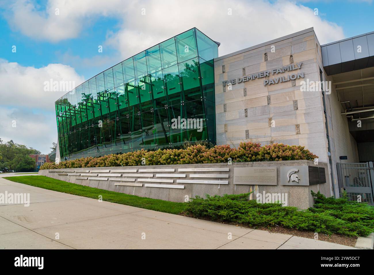 The demmer family pavillion hi-res stock photography and images - Alamy
