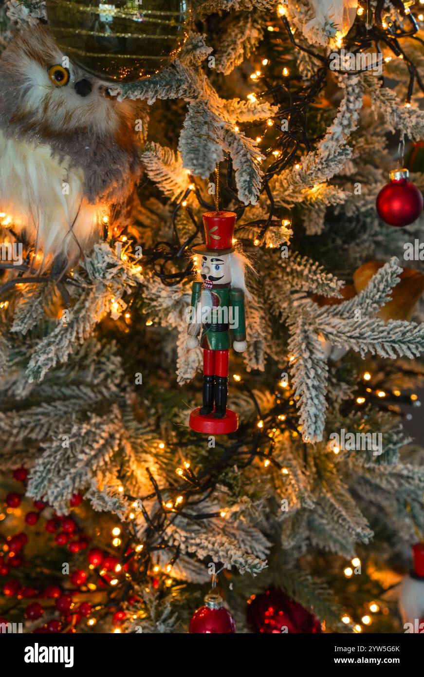 Glowing christmas tree in background hi-res stock photography and ...