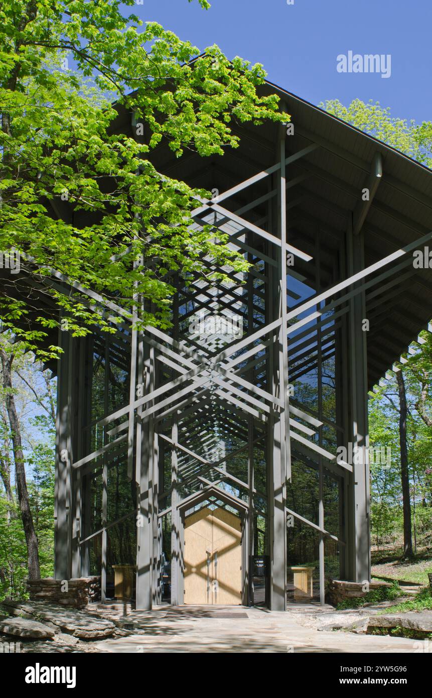 Thorncrown Chapel near Eureka Springs, Arkansas brings nature inside ...