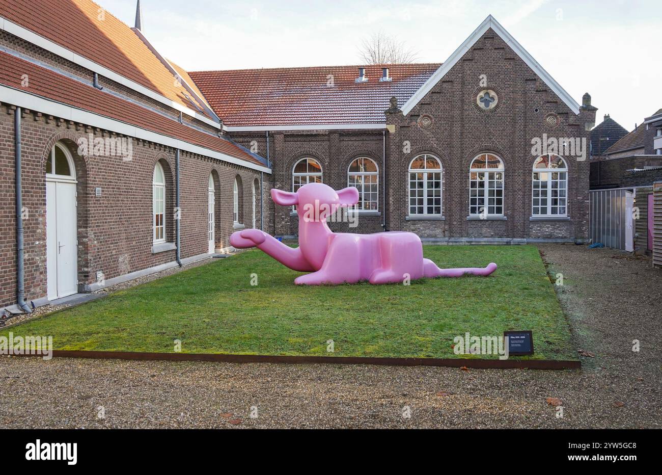 Artwork "Flinx" of Mark Gonzalez in Museum garden Het Domein, Sittard ...