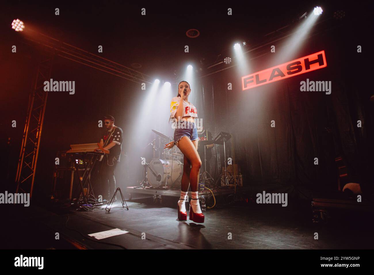 Ditonellapiaga perofrms live in Turin for the flash tour Stock Photo - Alamy