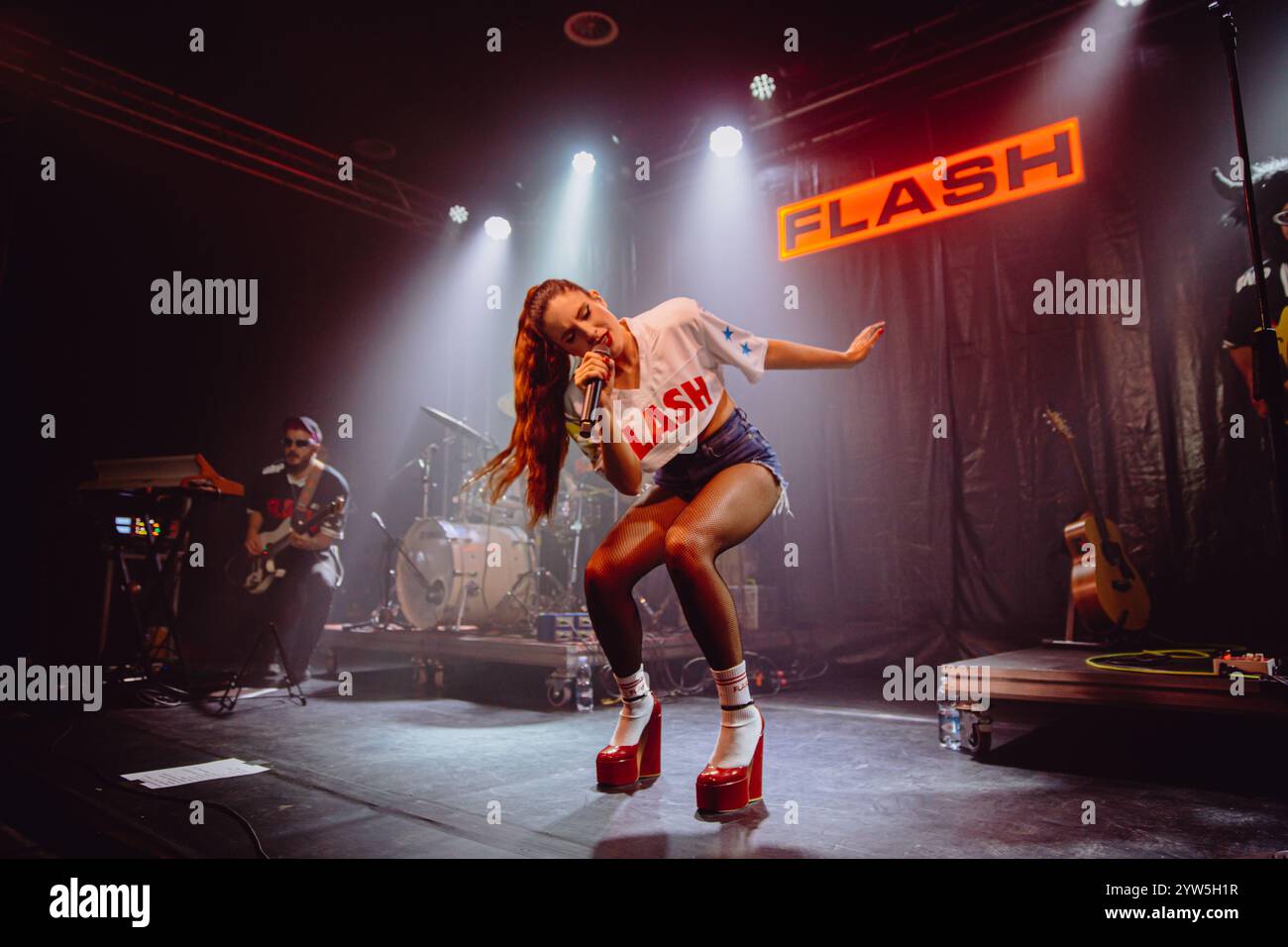 Ditonellapiaga perofrms live in Turin for the flash tour Stock Photo - Alamy