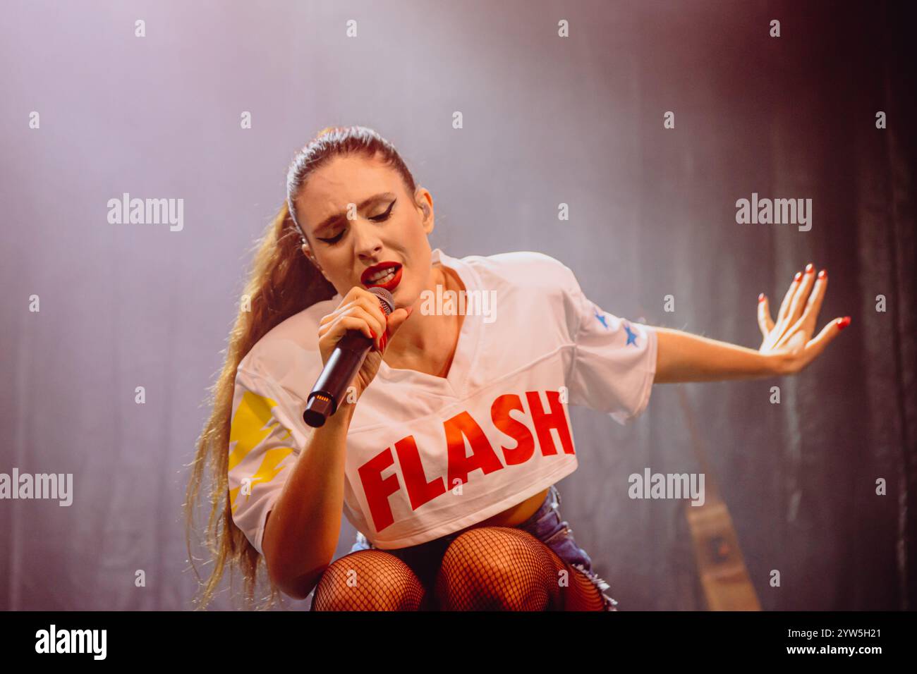 Ditonellapiaga perofrms live in Turin for the flash tour Stock Photo - Alamy