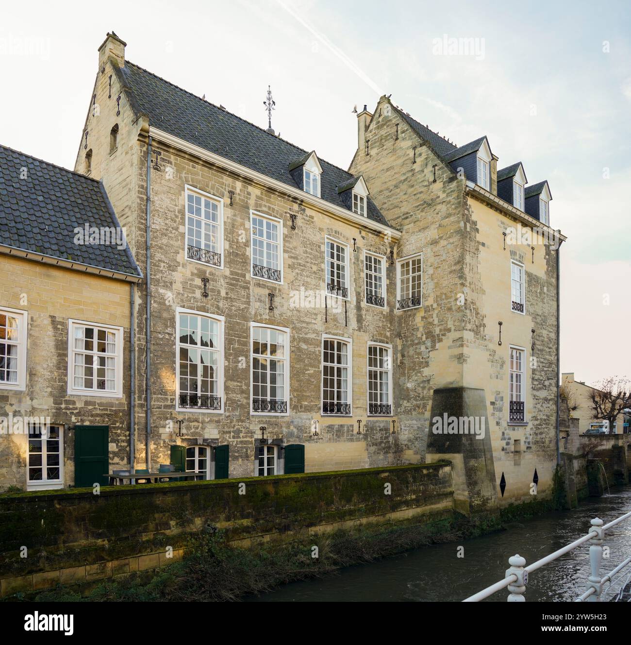 Canal de Geul with castle den Halder Valkenburg. Valkenburg aan de Geul ...