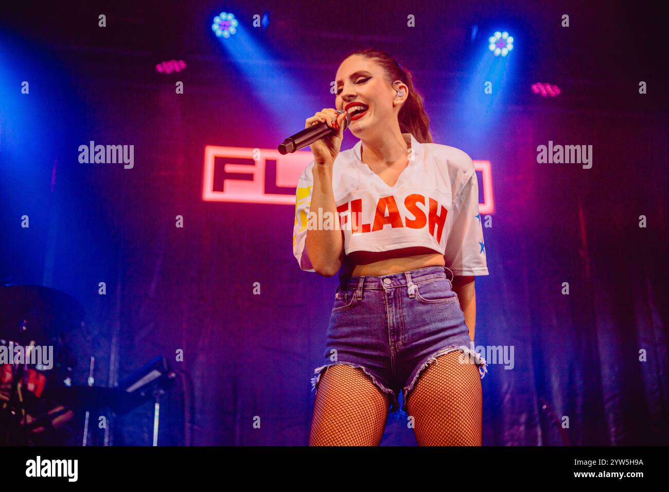 Ditonellapiaga perofrms live in Turin for the flash tour Stock Photo - Alamy