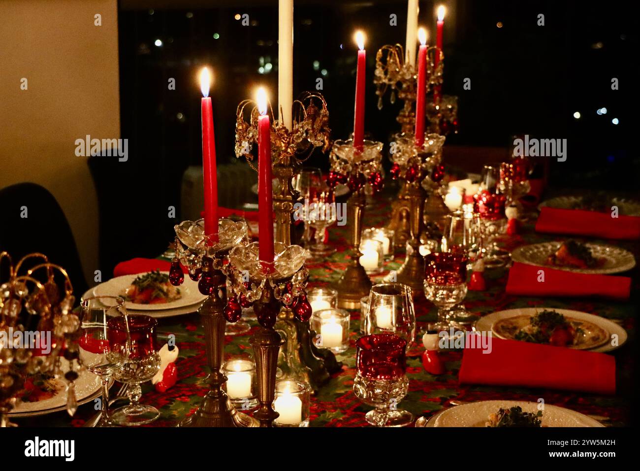 Christmas dinner table settings in December 2024 Stock Photo - Alamy