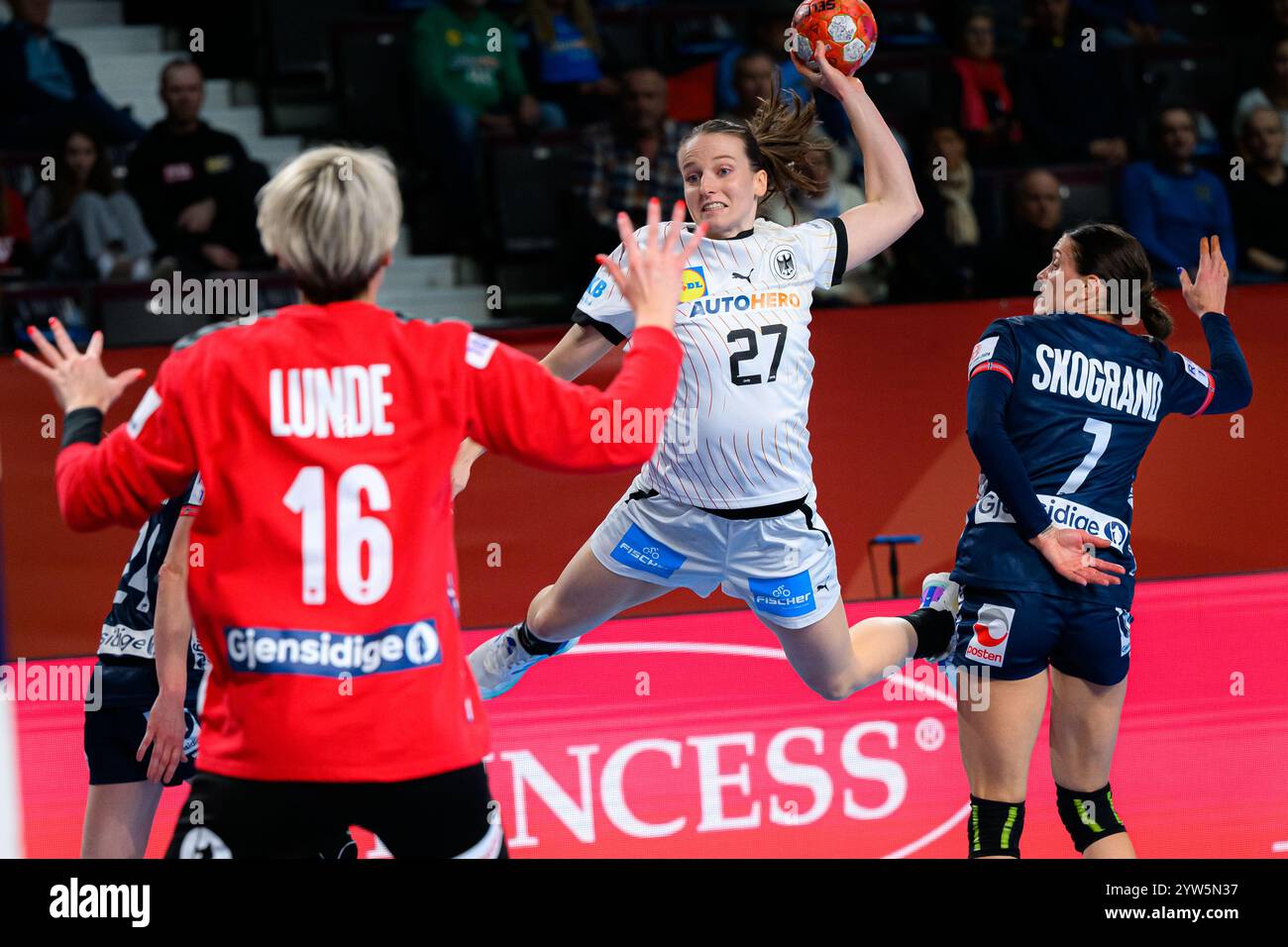 09 December 2024, Austria, Wien: Handball, Women: European Championship ...