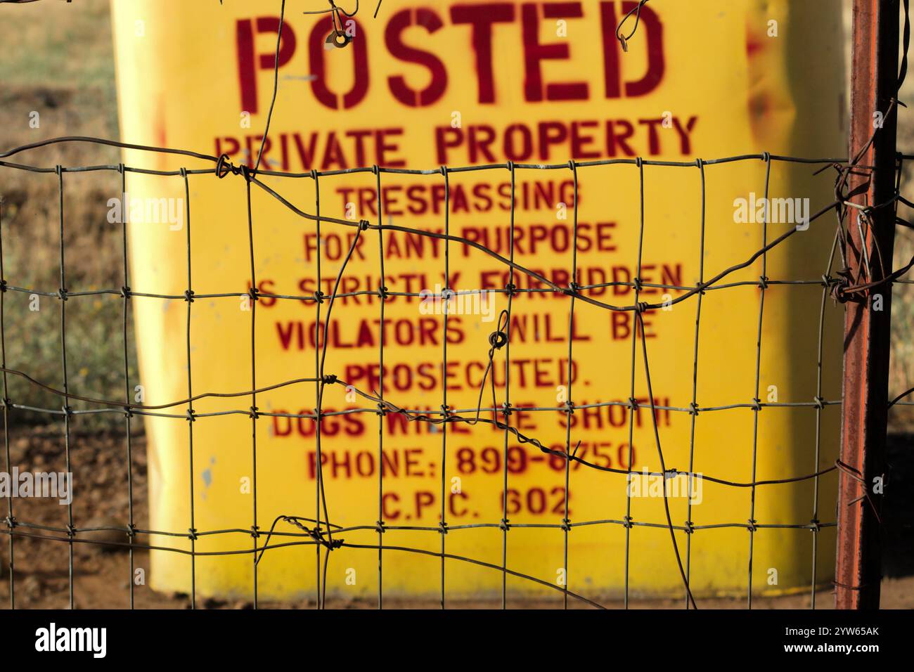 Property boundary sign hi-res stock photography and images - Alamy