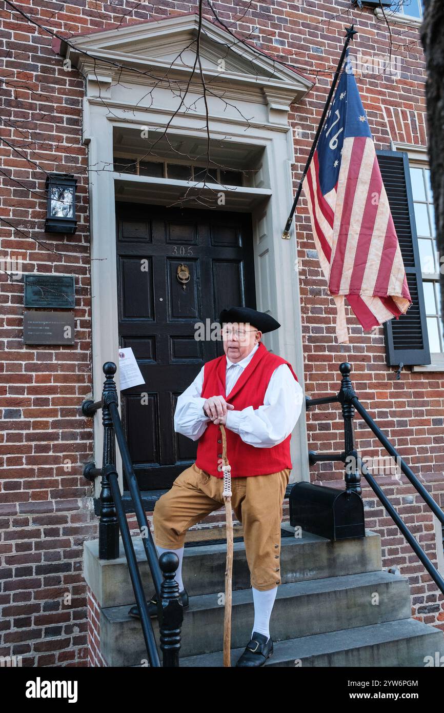 Alexandria, Virginia, USA. Tour Guide in Revolutionary War Costume ...
