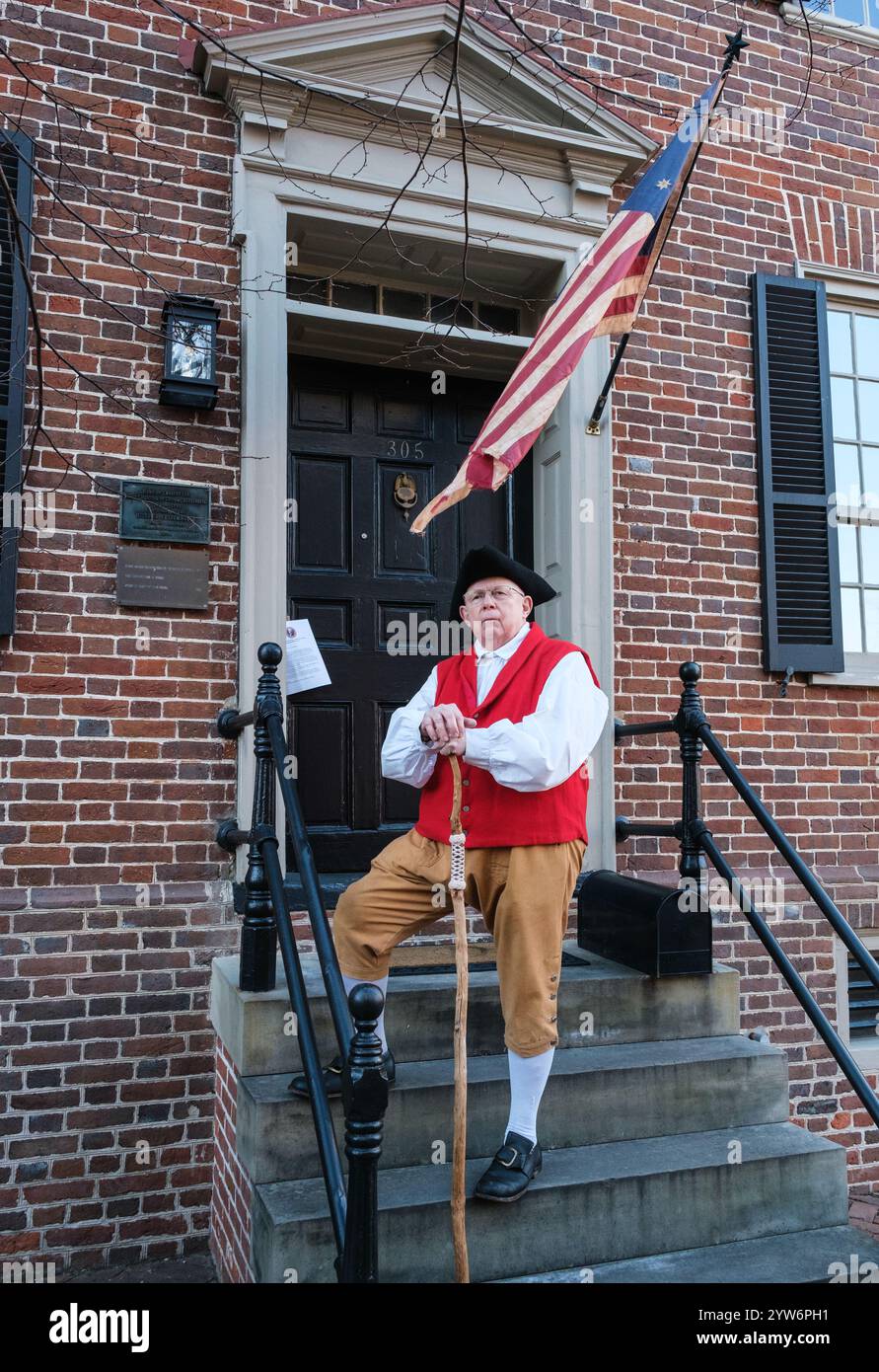 Revolutionary war costume hi-res stock photography and images - Alamy