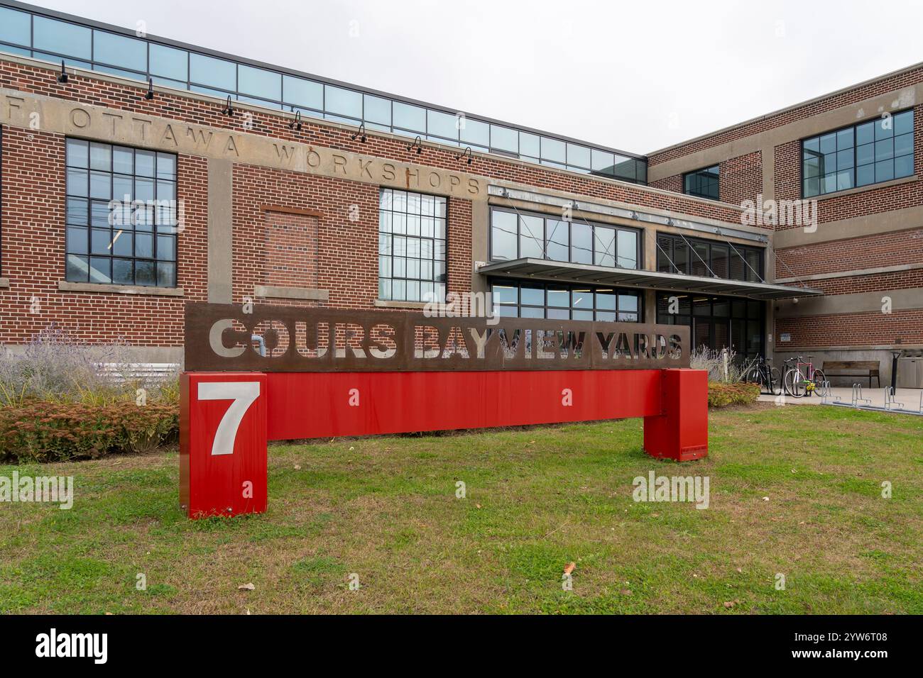 Cours bayview yards hi-res stock photography and images - Alamy