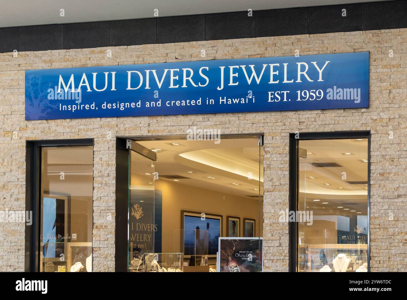 Maui divers jewelry hi-res stock photography and images - Alamy