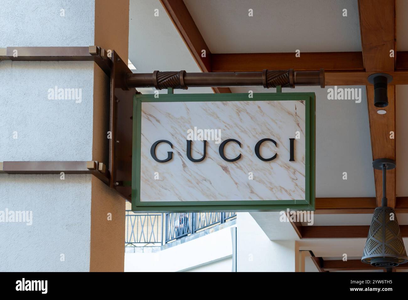 Gucci logo hi-res stock photography and images - Alamy