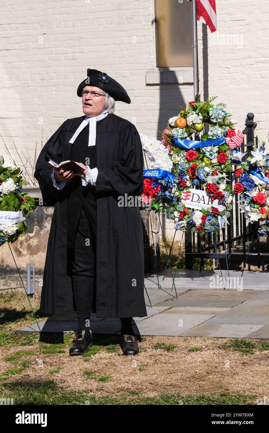Episcopal priest hi-res stock photography and images - Alamy