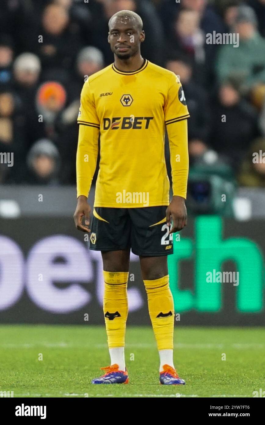 London, UK. 09th Dec, 2024. Toti Gomes of Wolverhampton Wanderers ...