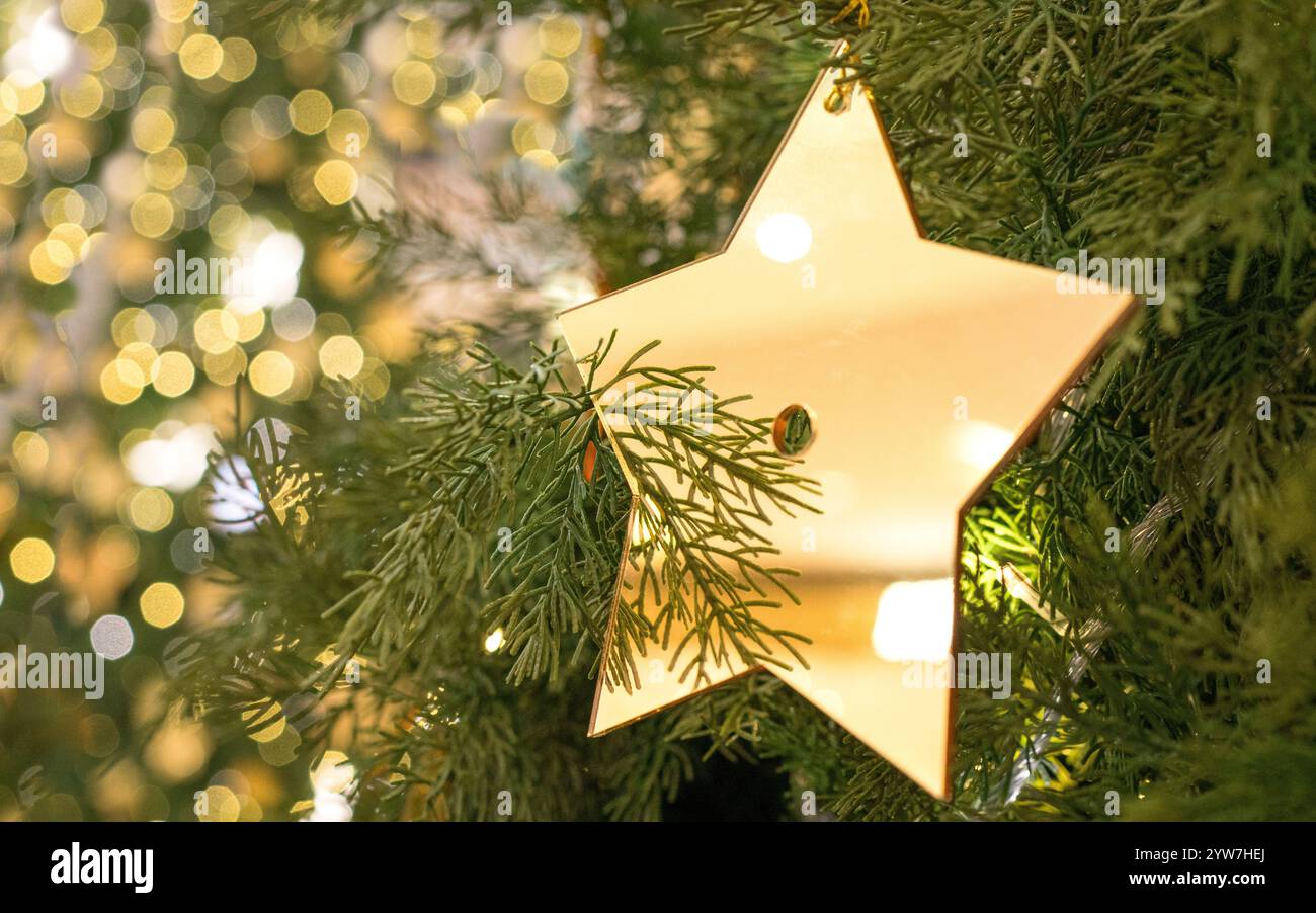 Christmas yellow star fir tree hi-res stock photography and images - Alamy