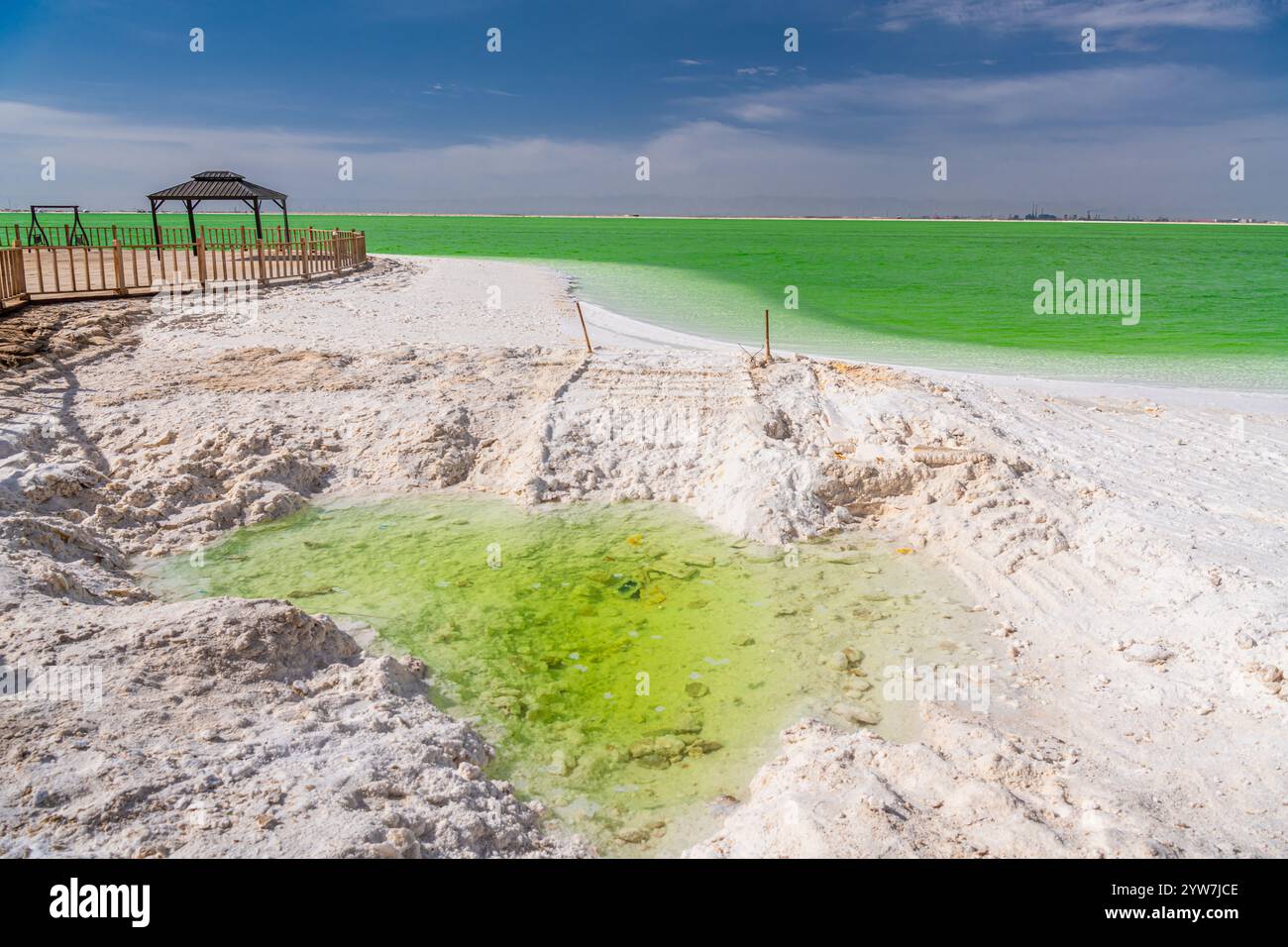 Vast salt lake in Qinghai, China next to Golmud, blue sky with copy ...