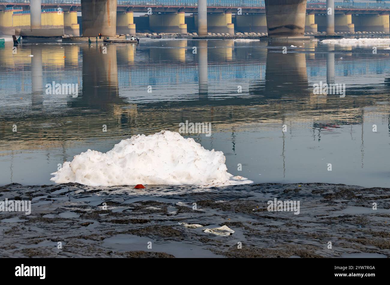 Industrial domestic effluents toxic foam hi-res stock photography and ...