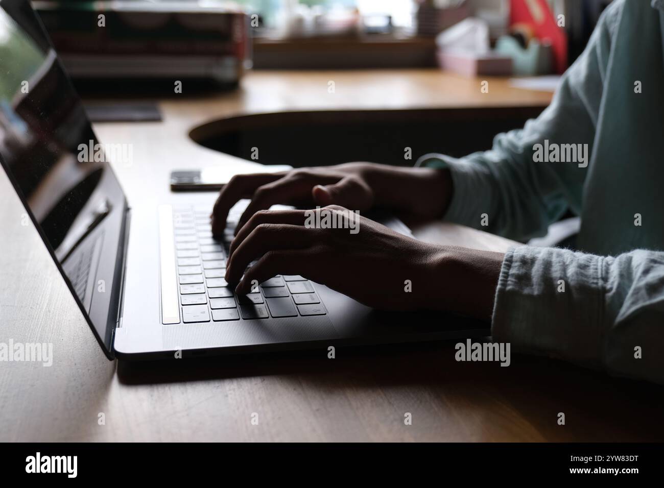 Pc typing hi-res stock photography and images - Alamy