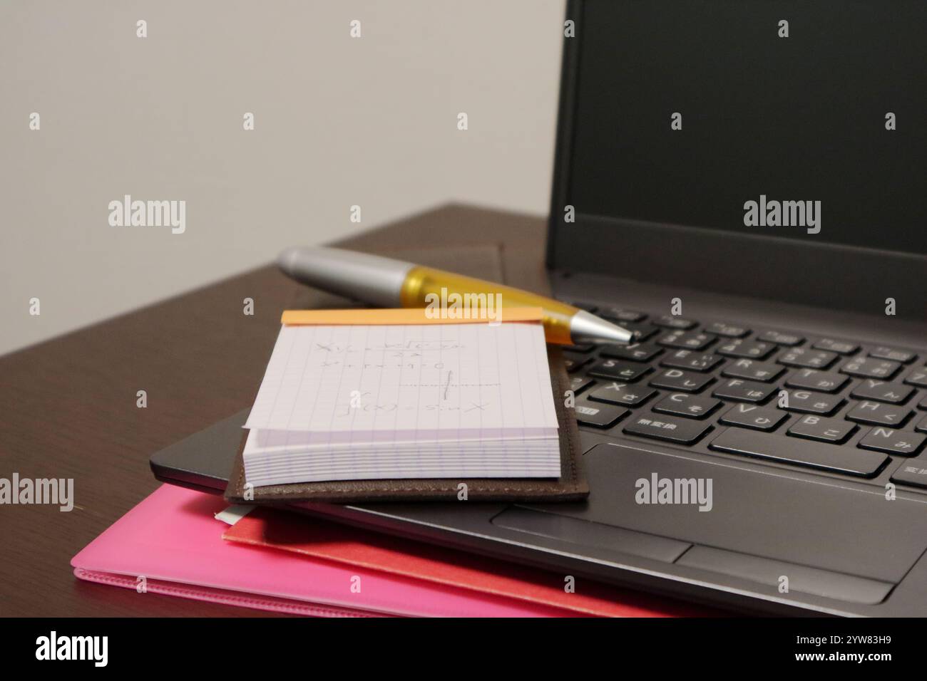 Work notepad hi-res stock photography and images - Alamy