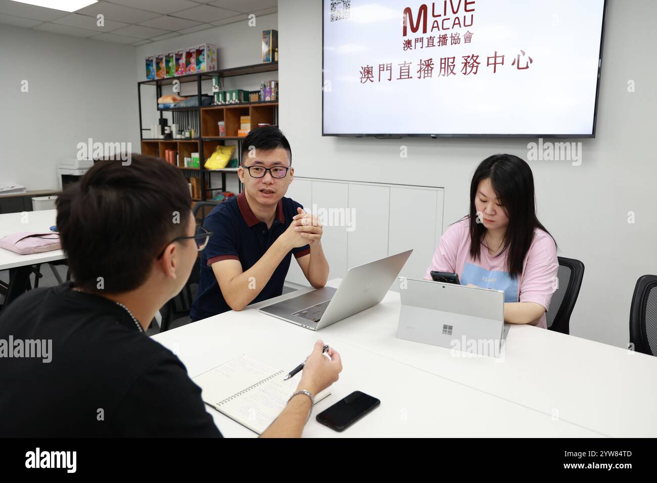 Macao. 10th Dec, 2024. This file photo shows Fu Tang Long (C) engaging ...