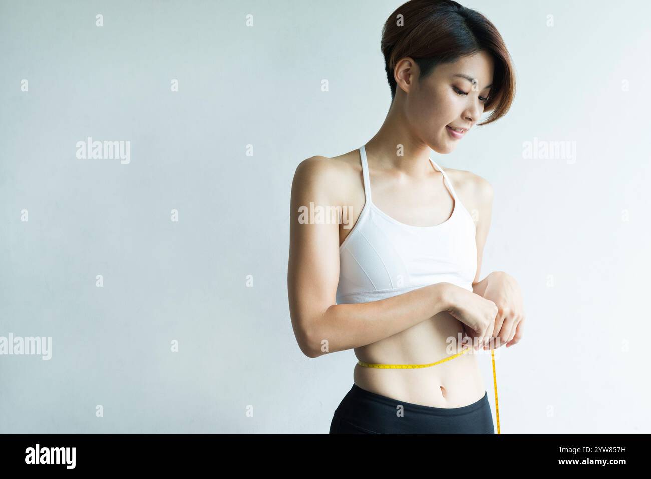 Woman waist measurement not pregnant hi-res stock photography and ...