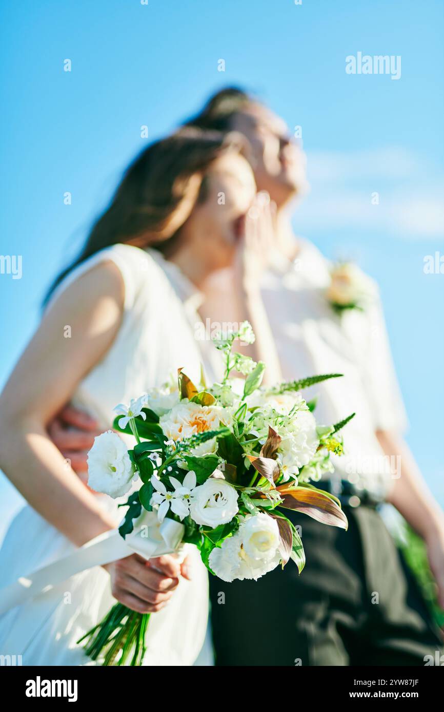 Wedding couple bouquet hi-res stock photography and images - Alamy