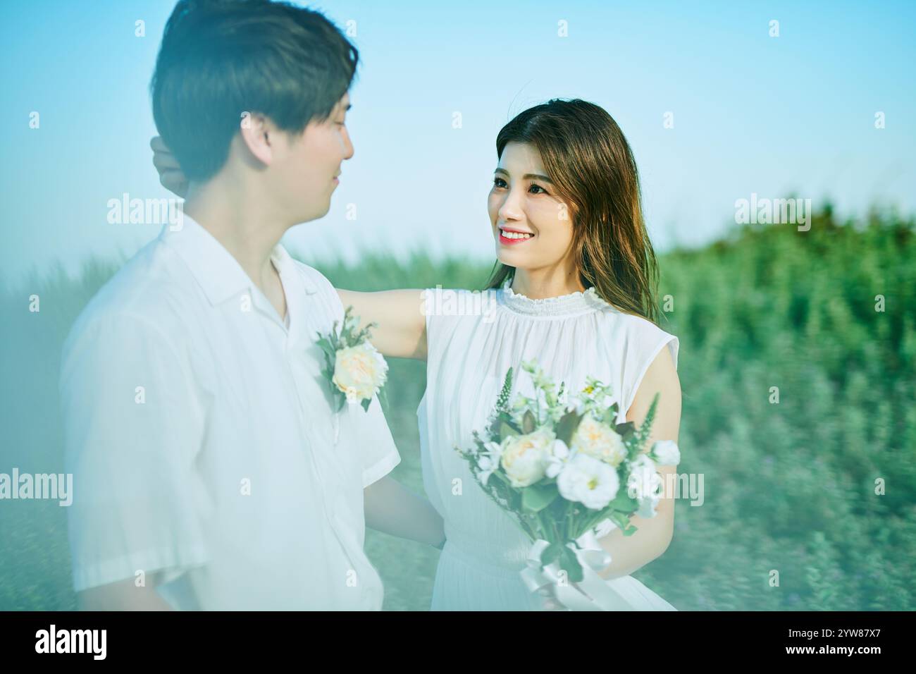 Couple and flower hi-res stock photography and images - Alamy