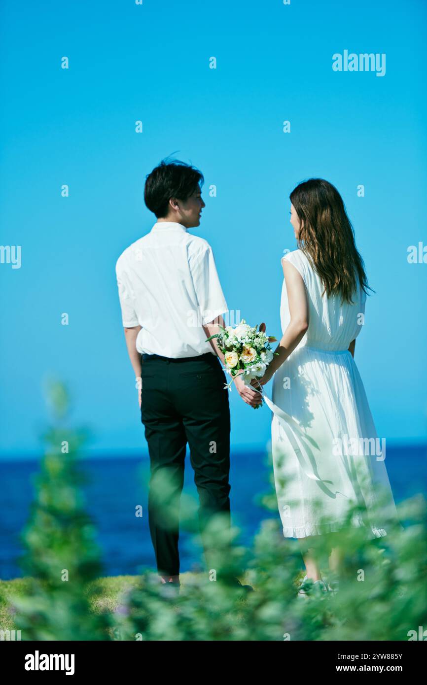 Wedding Couple Back View Stock Photo - Alamy