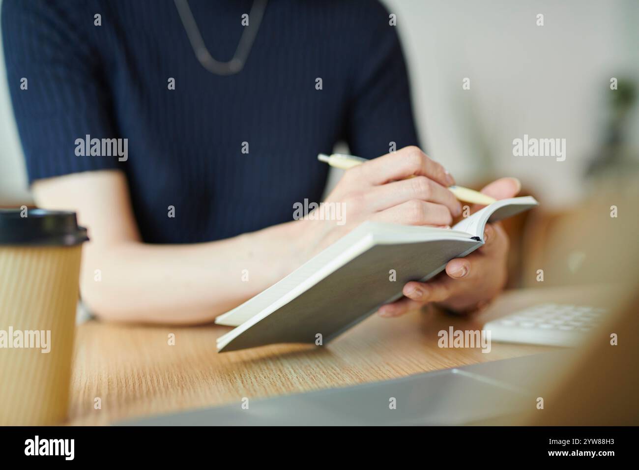 Portrait businesswoman taking note hi-res stock photography and images ...