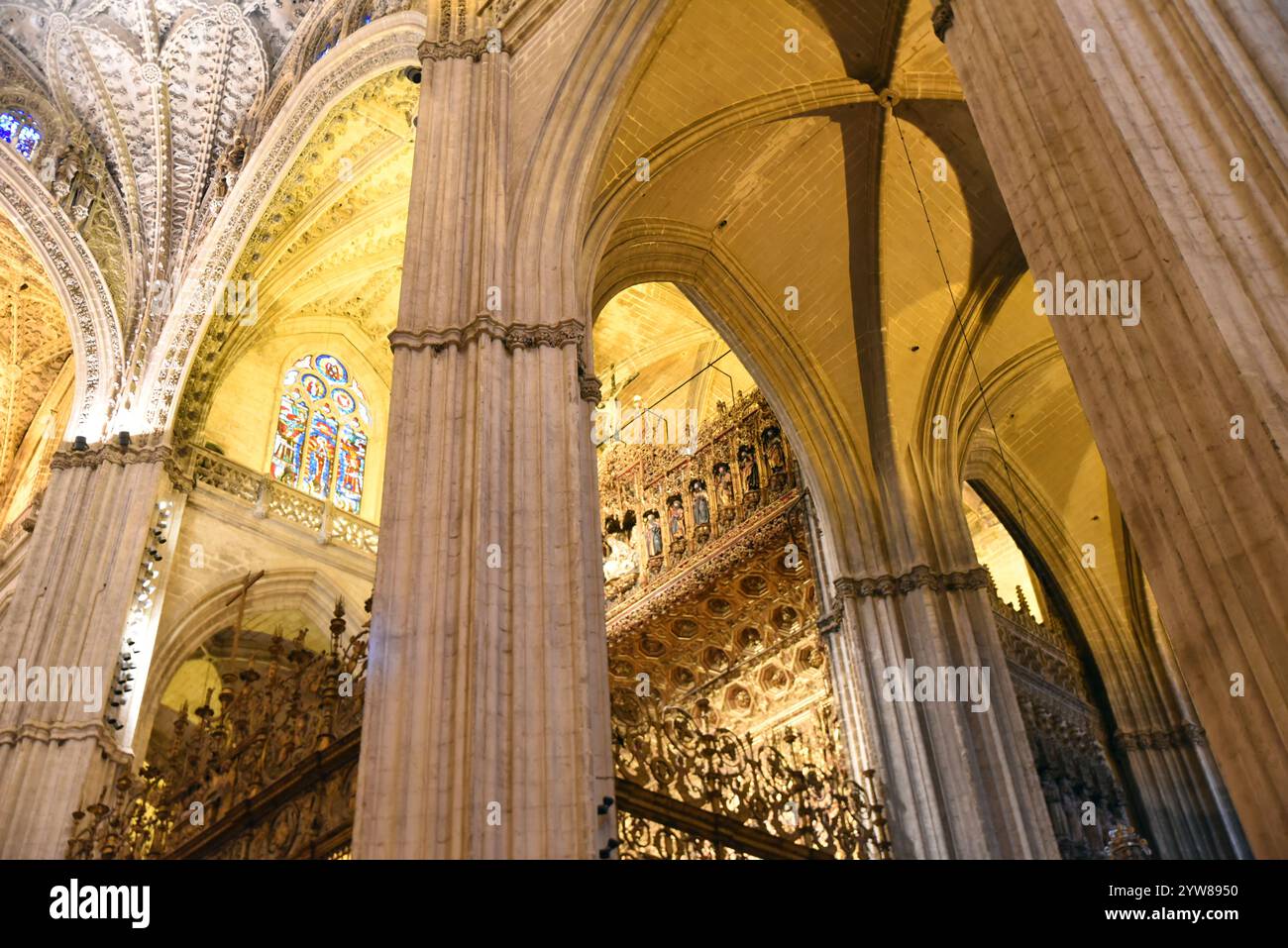 Vaults of the cathedral of seville hi-res stock photography and images ...