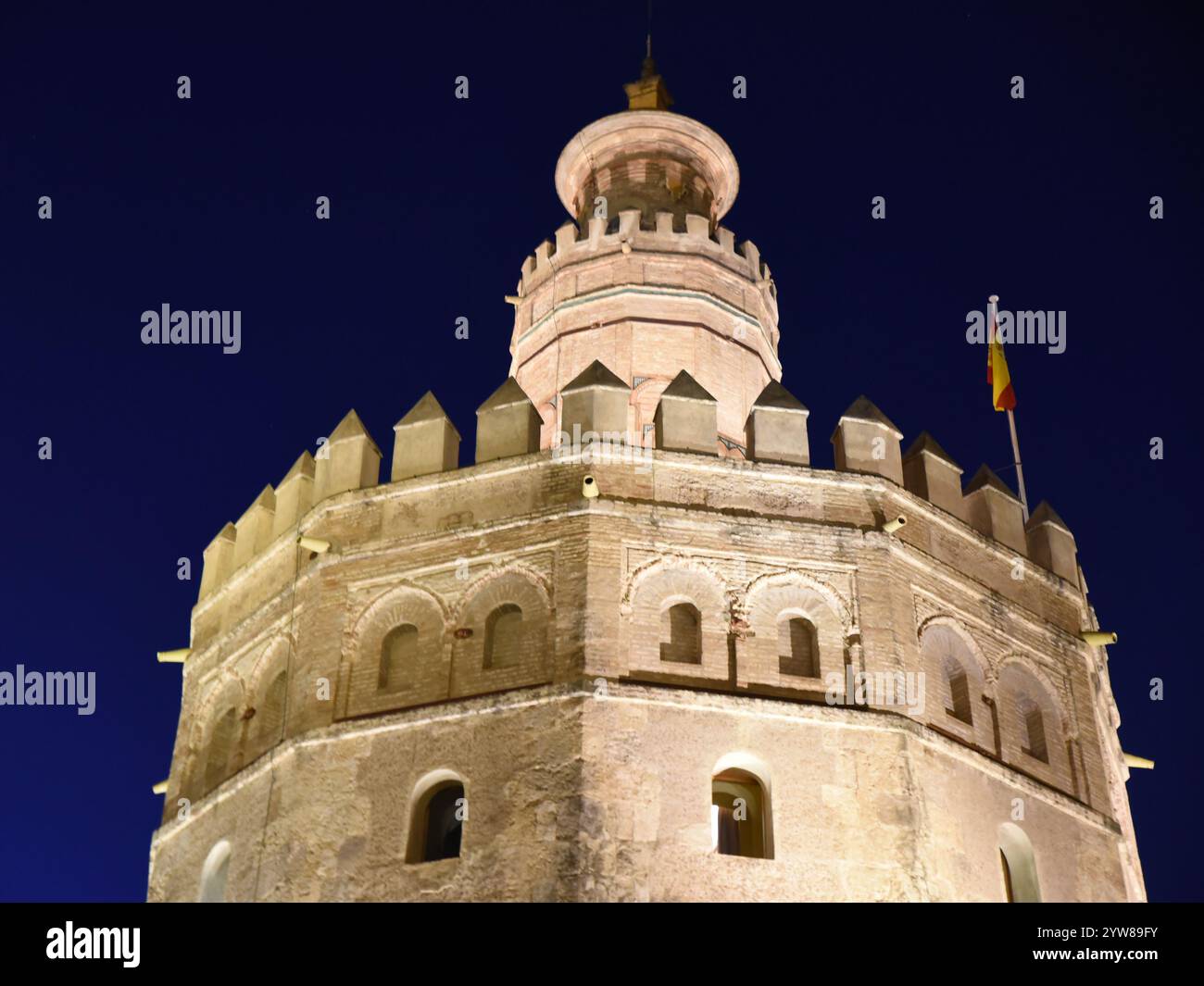 Gold tower bridge hi-res stock photography and images - Alamy