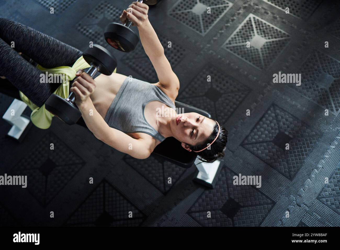 Workout Young women Strength training Stock Photo - Alamy