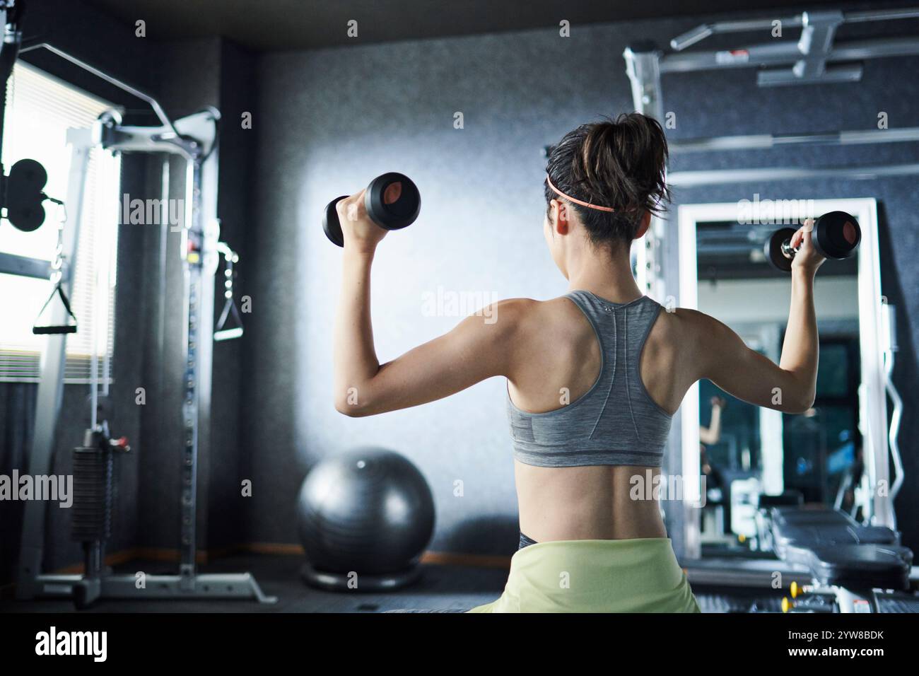Workout Young women Strength training Stock Photo - Alamy