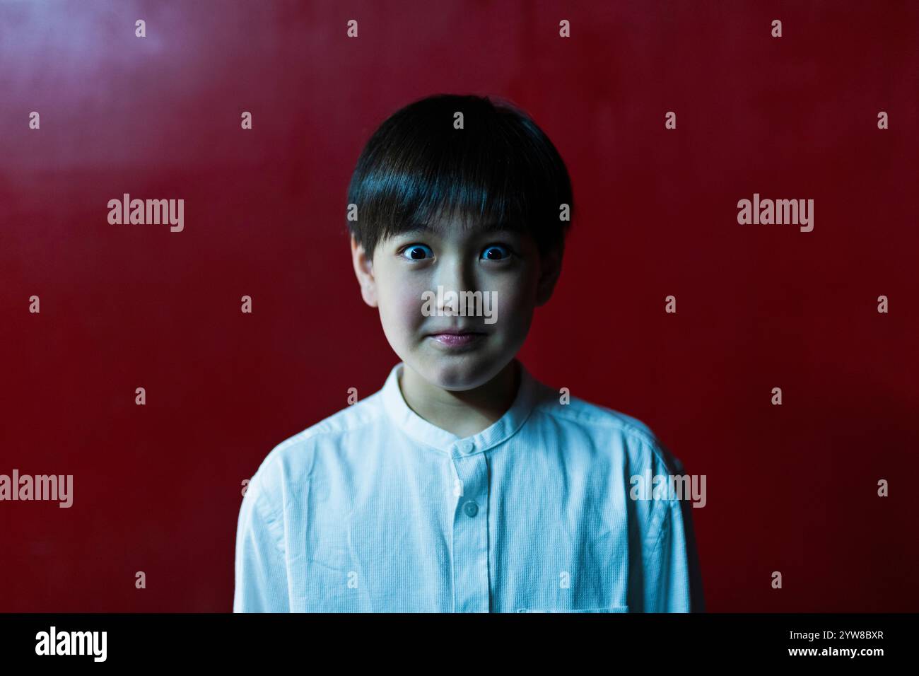 Side light boy hi-res stock photography and images - Alamy