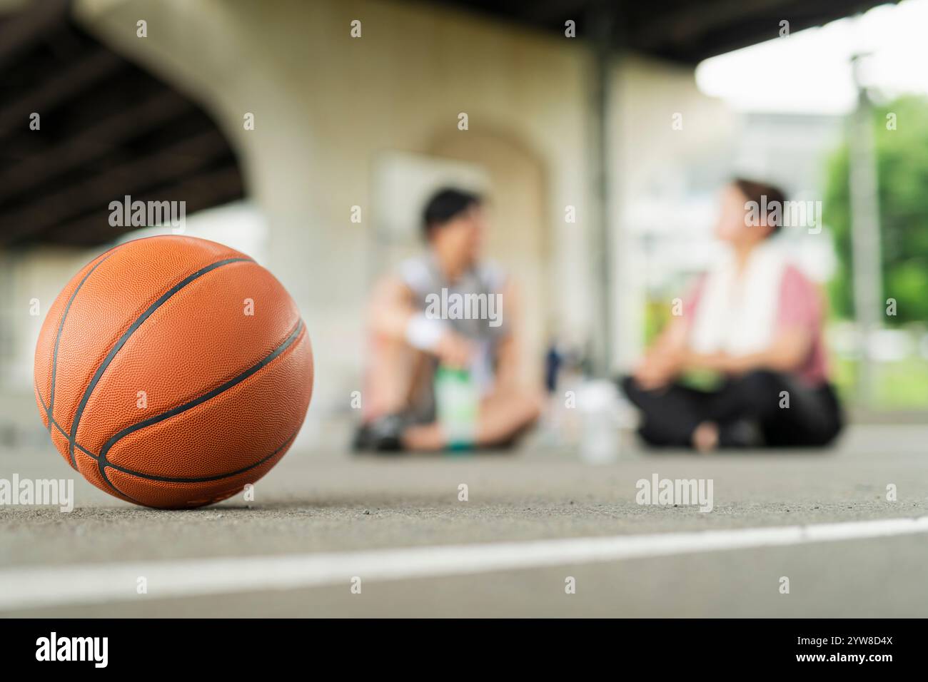 Basketball court sports men hi-res stock photography and images - Alamy