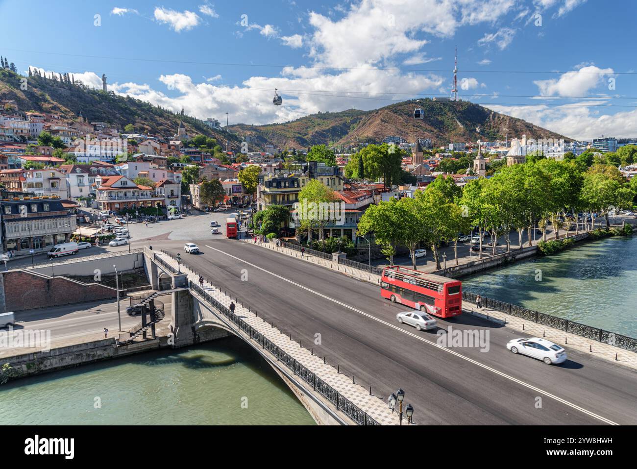 The Metekhi Bridge over the Kura (Mtkvari) River, Tbilisi Stock Photo ...