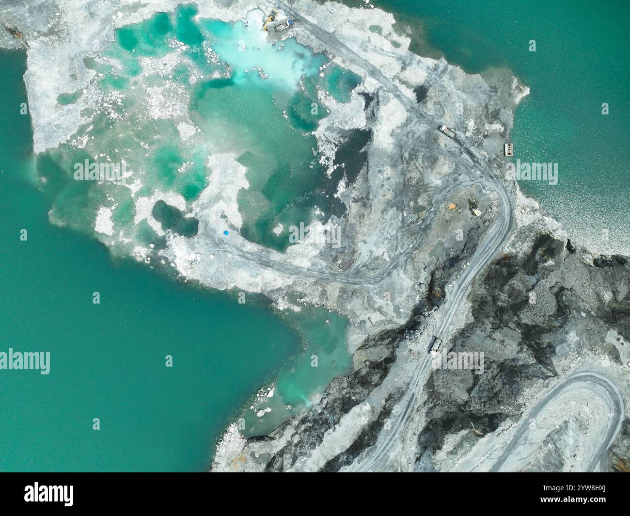Limestone quarrying operation hi-res stock photography and images - Alamy