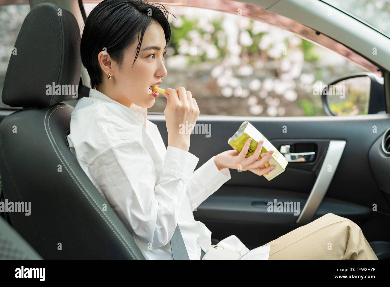 Sweets eat portrait woman hi-res stock photography and images - Alamy