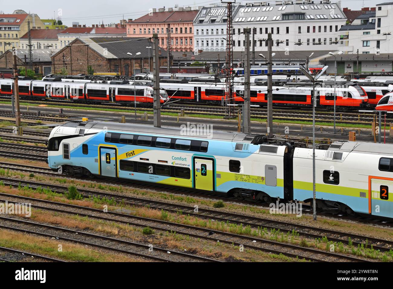 Commuter train departing Wien Westbahnhof Railway Station, Vienna ...