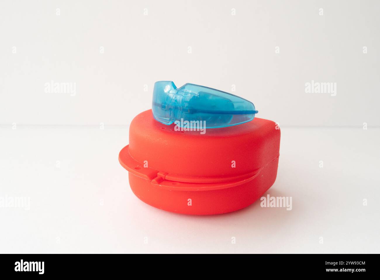 Dental simulator for teeth alignment. dental tariner is made to help ...